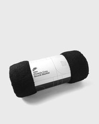 Nike OFFLINE OVERSIZE BOUCLE KNIT BLANKET Black | BSTN Store