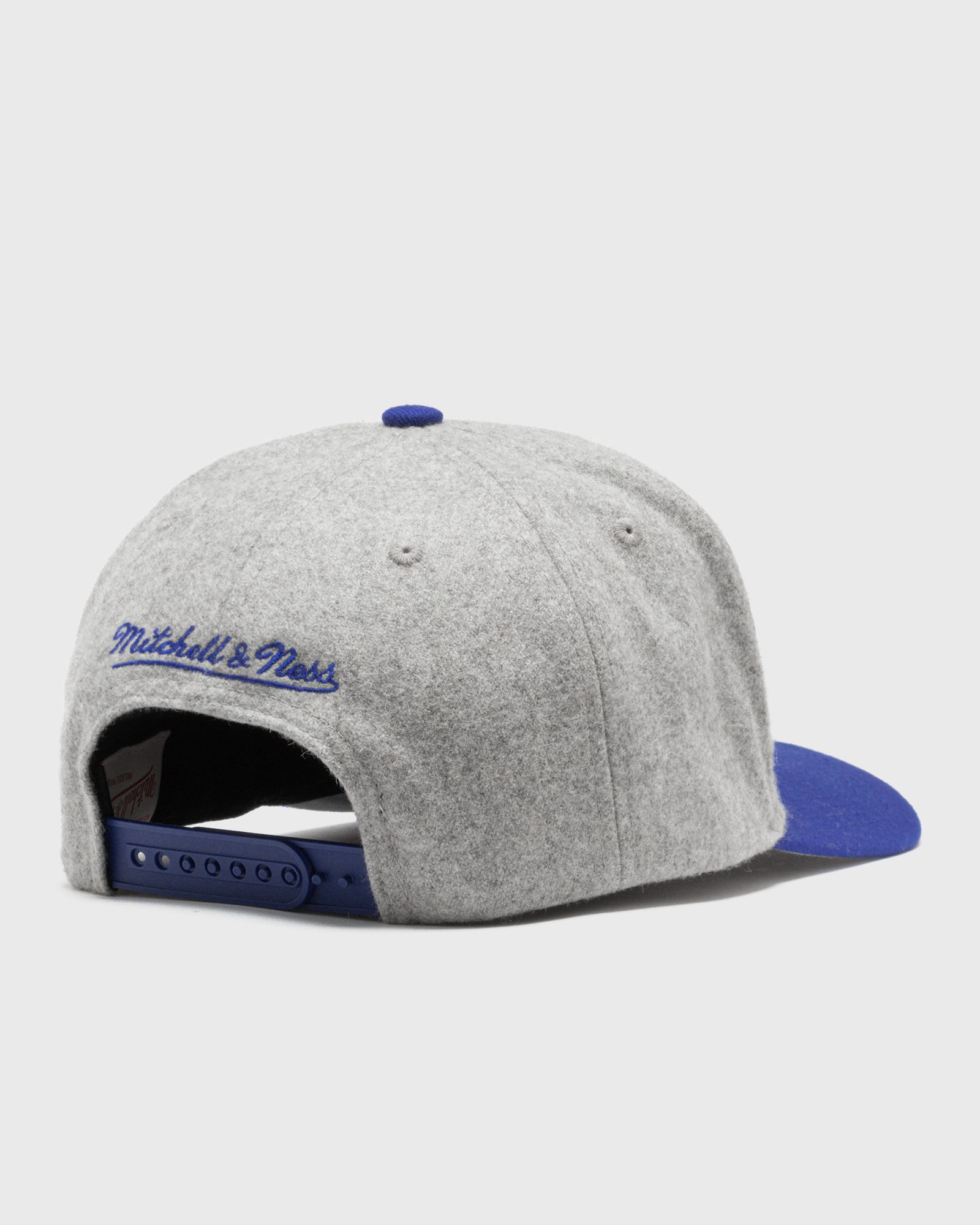 Mitchell & Ness NBA TAILSWEEPS PRO SNAPBACK NEW YORK KNICKS Grey | BSTN ...